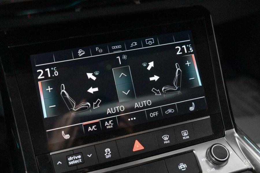 Черный Ауди E-Tron 2022 в Вильнюс, объемом двигателя 0.00 л и пробегом 58 тыс. км за 27900 €, фото 18 на AUTOMOTO.COM.LV