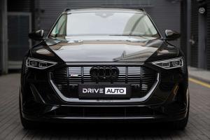 Black Audi E-Tron 2022 in Vilnius, with an engine capacity of 0.00 L and mileage of 45 thousand km for 36900 €, photo 4 on AUTOMOTO.COM.LV