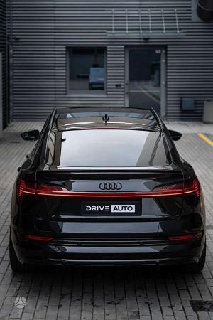 Black Audi E-Tron 2022 in Vilnius, with an engine capacity of 0.00 L and mileage of 45 thousand km for 36900 €, photo 23 on AUTOMOTO.COM.LV