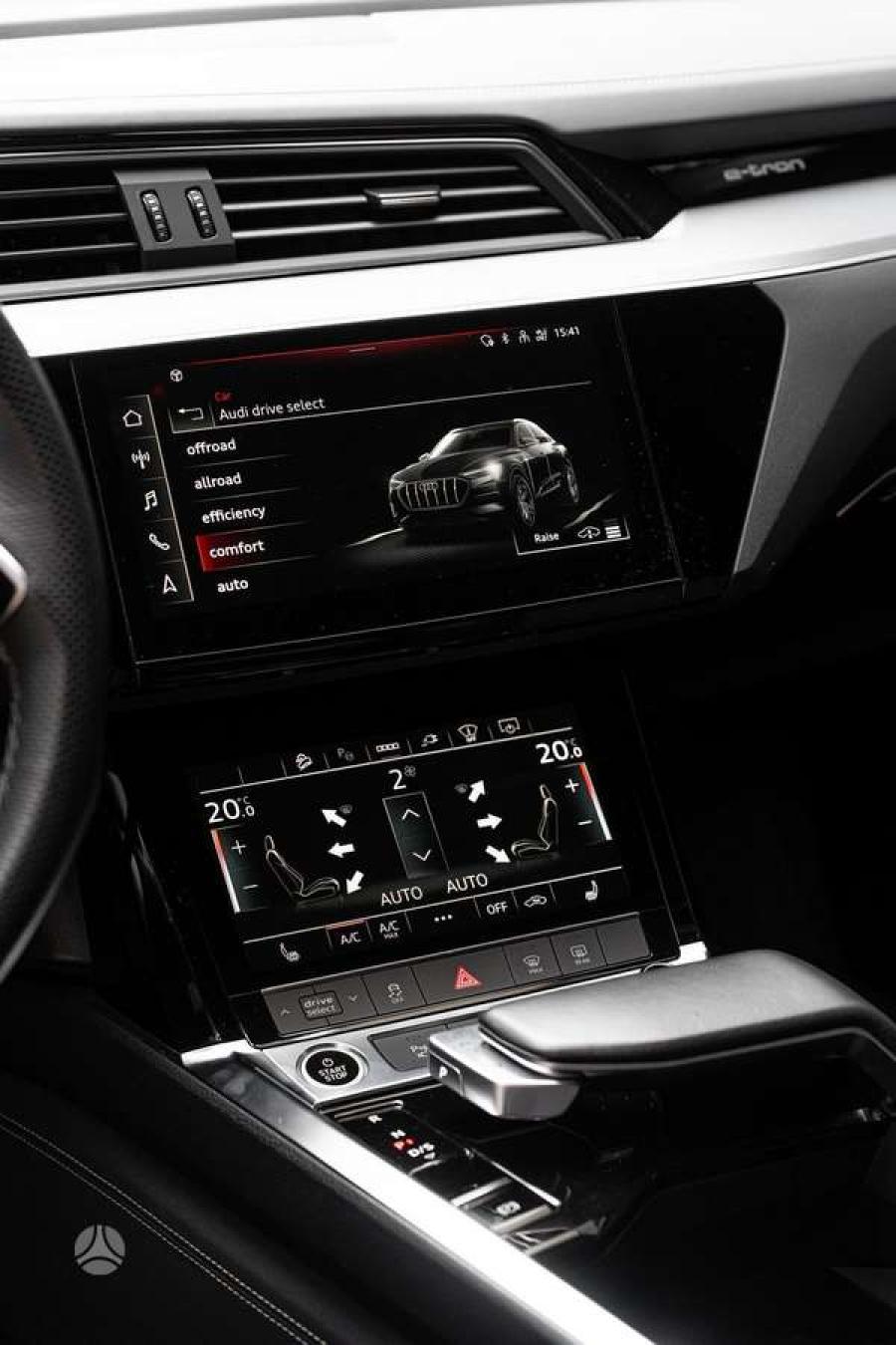 Black Audi E-Tron 2022 in Vilnius, with an engine capacity of 0.00 L and mileage of 45 thousand km for 36900 €, photo 30 on AUTOMOTO.COM.LV