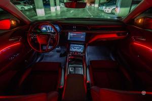 Black Audi E-Tron 2022 in Vilnius, with an engine capacity of 0.00 L and mileage of 45 thousand km for 36900 €, photo 35 on AUTOMOTO.COM.LV