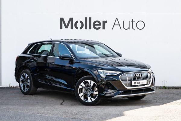 Black Audi E-Tron 2022 in Riga, with an engine capacity of 0.00 L and mileage of 60 thousand km for 31900 €, photo 2 on AUTOMOTO.COM.LV