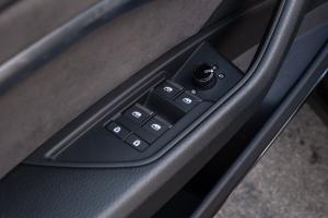 Melns Audi E-Tron 2022 Rīga, ar dzinēja tilpumu 0.00 L un nobraukumu 60 tūkst. km par 31900 €, foto 14 vietnē AUTOMOTO.COM.LV