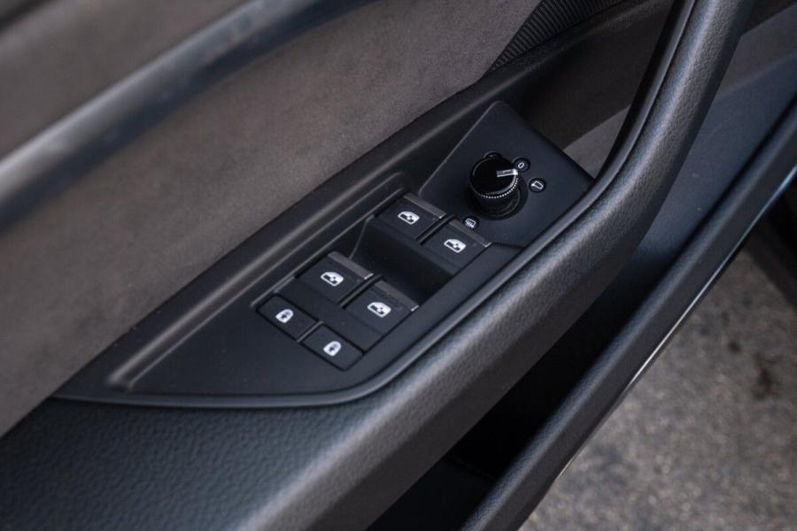 Melns Audi E-Tron 2022 Rīga, ar dzinēja tilpumu 0.00 L un nobraukumu 60 tūkst. km par 31900 €, foto 14 vietnē AUTOMOTO.COM.LV