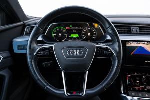 Melns Audi E-Tron 2022 Rīga, ar dzinēja tilpumu 0.00 L un nobraukumu 60 tūkst. km par 31900 €, foto 19 vietnē AUTOMOTO.COM.LV