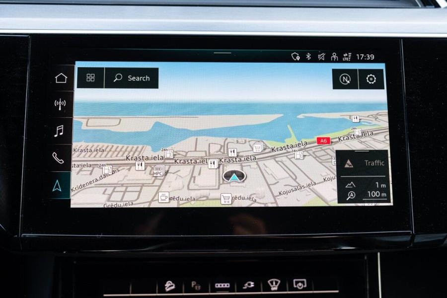 Melns Audi E-Tron 2022 Rīga, ar dzinēja tilpumu 0.00 L un nobraukumu 60 tūkst. km par 31900 €, foto 22 vietnē AUTOMOTO.COM.LV