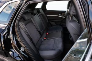 Black Audi E-Tron 2022 in Riga, with an engine capacity of 0.00 L and mileage of 60 thousand km for 31900 €, photo 9 on AUTOMOTO.COM.LV