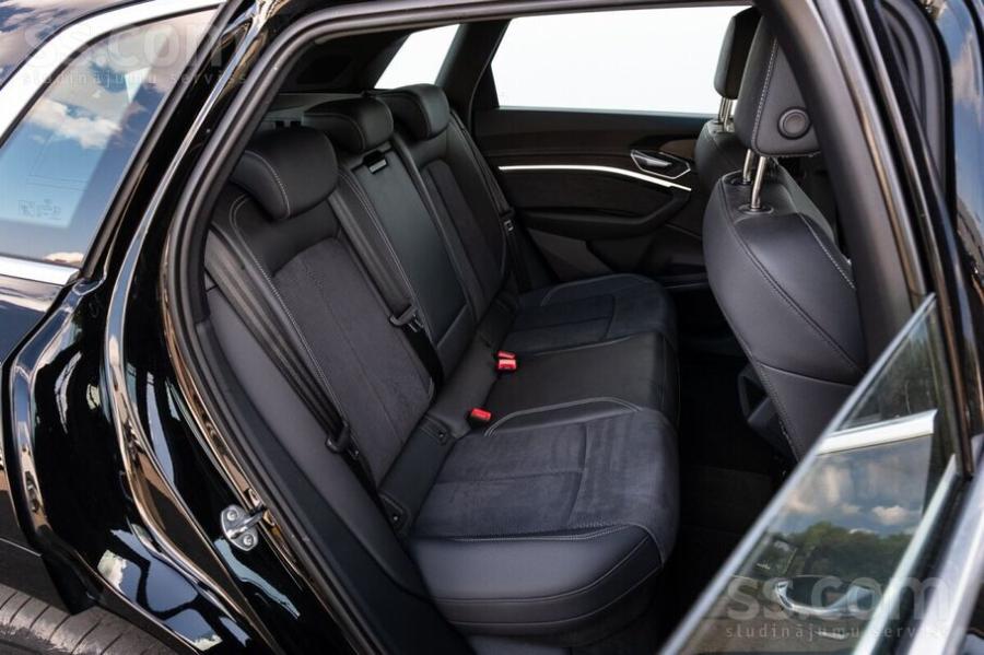 Black Audi E-Tron 2022 in Riga, with an engine capacity of 0.00 L and mileage of 60 thousand km for 31900 €, photo 9 on AUTOMOTO.COM.LV