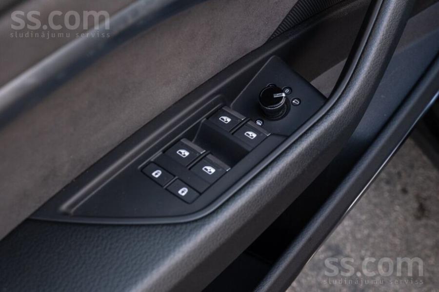 Black Audi E-Tron 2022 in Riga, with an engine capacity of 0.00 L and mileage of 60 thousand km for 31900 €, photo 14 on AUTOMOTO.COM.LV