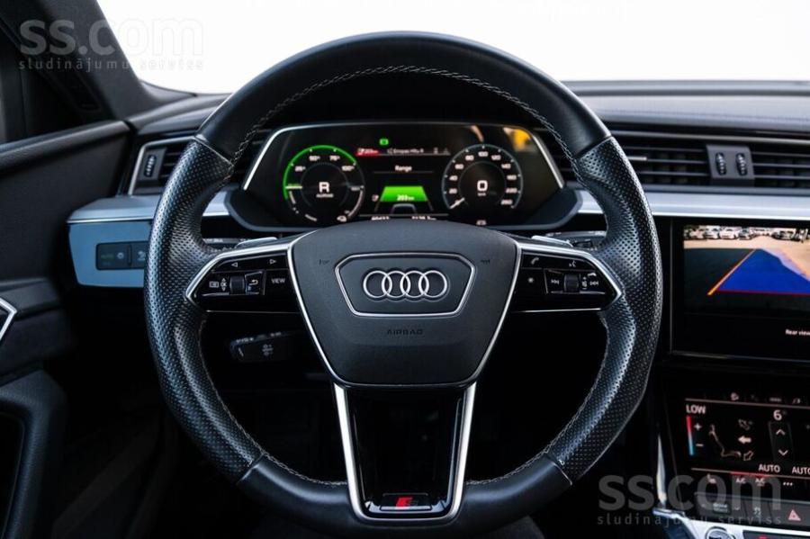 Black Audi E-Tron 2022 in Riga, with an engine capacity of 0.00 L and mileage of 60 thousand km for 31900 €, photo 19 on AUTOMOTO.COM.LV