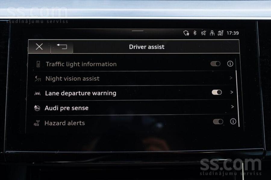Black Audi E-Tron 2022 in Riga, with an engine capacity of 0.00 L and mileage of 60 thousand km for 31900 €, photo 24 on AUTOMOTO.COM.LV