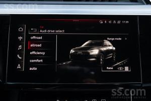 Black Audi E-Tron 2022 in Riga, with an engine capacity of 0.00 L and mileage of 60 thousand km for 31900 €, photo 25 on AUTOMOTO.COM.LV