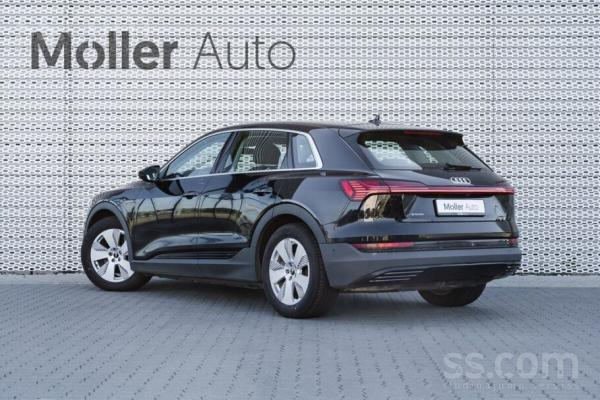 Melns Audi E-Tron 2022 Rīga, ar dzinēja tilpumu 0.00 L un nobraukumu 133 tūkst. km par 27800 €, foto 3 vietnē AUTOMOTO.COM.LV