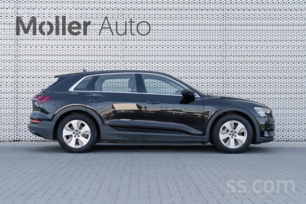 Melns Audi E-Tron 2022 Rīga, ar dzinēja tilpumu 0.00 L un nobraukumu 133 tūkst. km par 27800 €, foto 5 vietnē AUTOMOTO.COM.LV