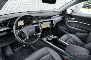 Melns Audi E-Tron 2022 Rīga, ar dzinēja tilpumu 0.00 L un nobraukumu 133 tūkst. km par 27800 €, foto 11 vietnē AUTOMOTO.COM.LV