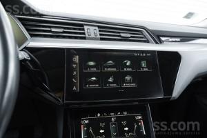 Melns Audi E-Tron 2022 Rīga, ar dzinēja tilpumu 0.00 L un nobraukumu 133 tūkst. km par 27800 €, foto 20 vietnē AUTOMOTO.COM.LV