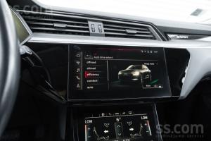 Melns Audi E-Tron 2022 Rīga, ar dzinēja tilpumu 0.00 L un nobraukumu 133 tūkst. km par 27800 €, foto 23 vietnē AUTOMOTO.COM.LV