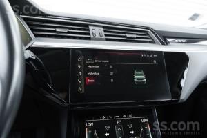 Melns Audi E-Tron 2022 Rīga, ar dzinēja tilpumu 0.00 L un nobraukumu 133 tūkst. km par 27800 €, foto 26 vietnē AUTOMOTO.COM.LV