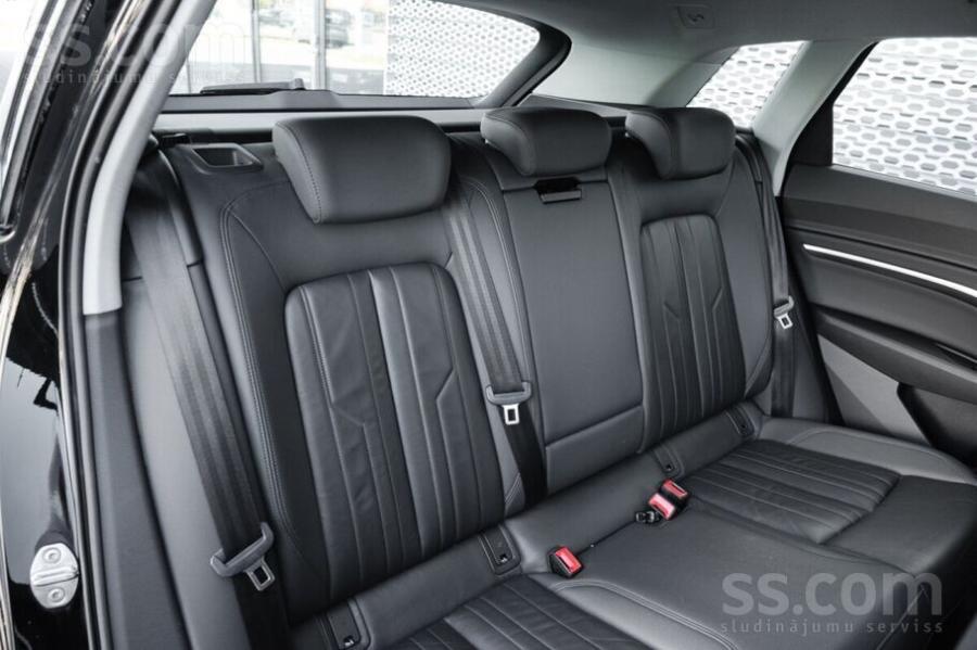 Melns Audi E-Tron 2022 Rīga, ar dzinēja tilpumu 0.00 L un nobraukumu 133 tūkst. km par 27800 €, foto 31 vietnē AUTOMOTO.COM.LV