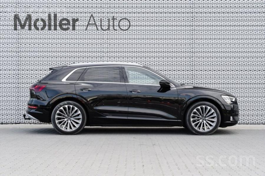 Melns Audi E-Tron 2022 Rīga, ar dzinēja tilpumu 0.00 L un nobraukumu 74 tūkst. km par 39300 €, foto 6 vietnē AUTOMOTO.COM.LV