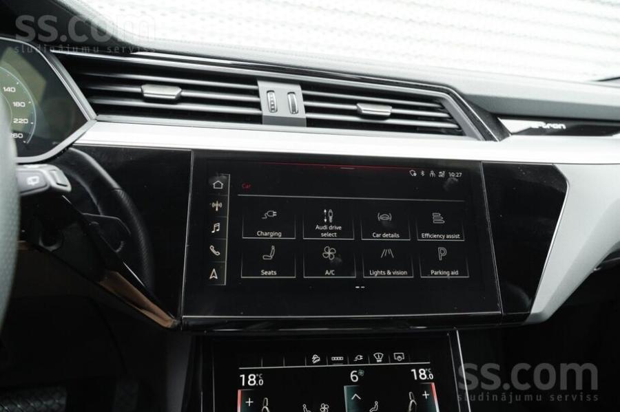 Melns Audi E-Tron 2022 Rīga, ar dzinēja tilpumu 0.00 L un nobraukumu 74 tūkst. km par 39300 €, foto 24 vietnē AUTOMOTO.COM.LV