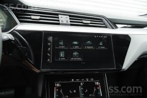 Melns Audi E-Tron 2022 Rīga, ar dzinēja tilpumu 0.00 L un nobraukumu 74 tūkst. km par 39300 €, foto 30 vietnē AUTOMOTO.COM.LV