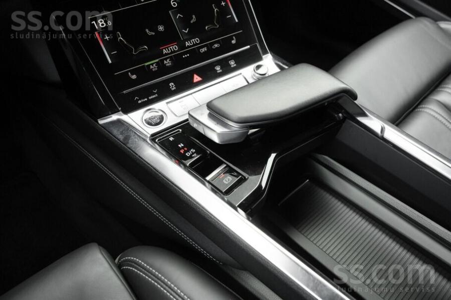 Melns Audi E-Tron 2022 Rīga, ar dzinēja tilpumu 0.00 L un nobraukumu 74 tūkst. km par 39300 €, foto 34 vietnē AUTOMOTO.COM.LV
