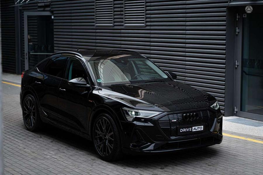 Black Audi E-Tron 2022 in Vilnius, with an engine capacity of 0.00 L and mileage of 45 thousand km for 36900 €, photo 22 on AUTOMOTO.COM.LV
