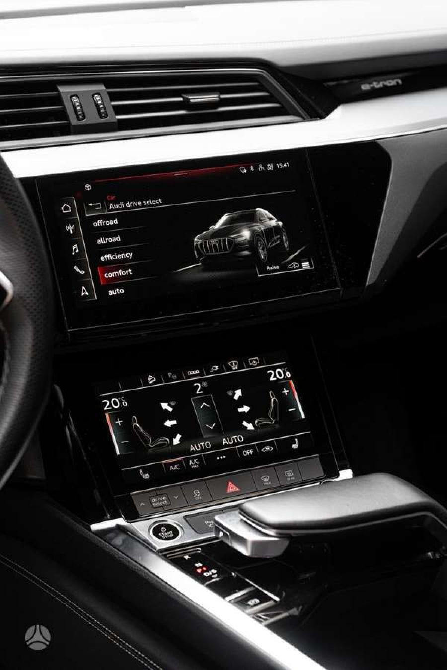 Black Audi E-Tron 2022 in Vilnius, with an engine capacity of 0.00 L and mileage of 45 thousand km for 36900 €, photo 29 on AUTOMOTO.COM.LV