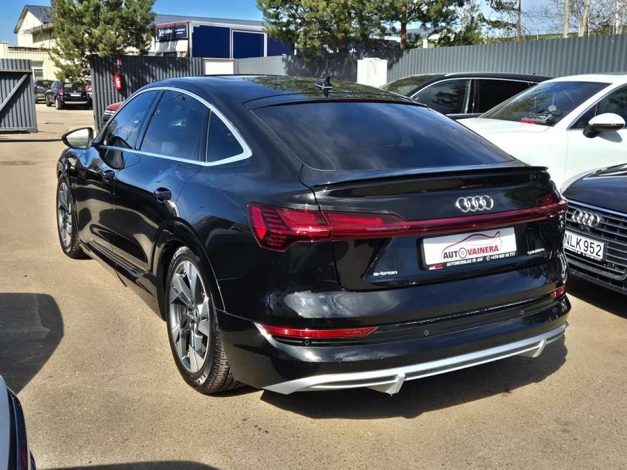 Melns Audi E-Tron 2022 Viļņa, ar dzinēja tilpumu 0.00 L un nobraukumu 65 tūkst. km par 17900 €, foto 7 vietnē AUTOMOTO.COM.LV