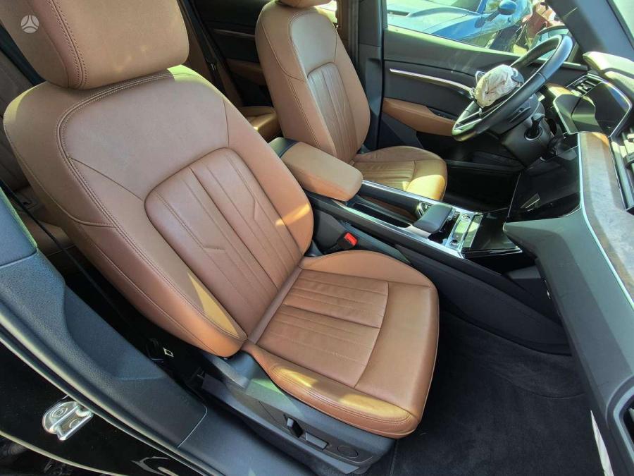 Melns Audi E-Tron 2022 Viļņa, ar dzinēja tilpumu 0.00 L un nobraukumu 65 tūkst. km par 17900 €, foto 12 vietnē AUTOMOTO.COM.LV