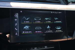 Melns Audi E-Tron 2022 Viļņa, ar dzinēja tilpumu 0.00 L un nobraukumu 65 tūkst. km par 17900 €, foto 17 vietnē AUTOMOTO.COM.LV