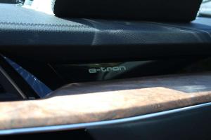 Melns Audi E-Tron 2022 Viļņa, ar dzinēja tilpumu 0.00 L un nobraukumu 65 tūkst. km par 17900 €, foto 28 vietnē AUTOMOTO.COM.LV