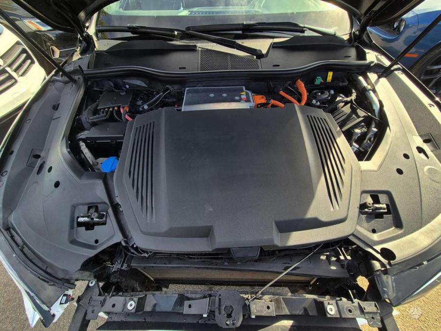 Melns Audi E-Tron 2022 Viļņa, ar dzinēja tilpumu 0.00 L un nobraukumu 65 tūkst. km par 17900 €, foto 32 vietnē AUTOMOTO.COM.LV