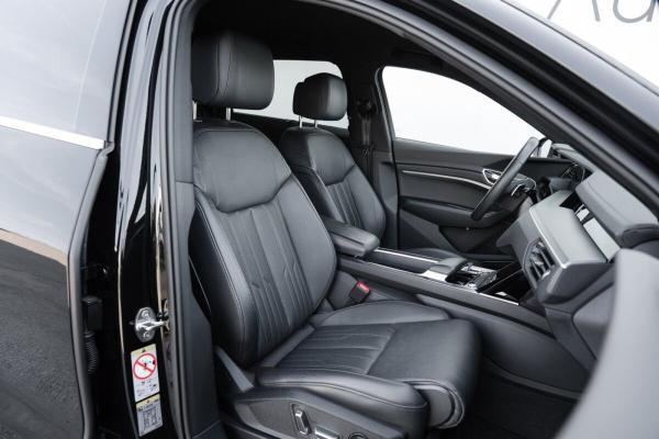 Melns Audi E-Tron 2022 Rīga, ar dzinēja tilpumu 0.00 L un nobraukumu 86 tūkst. km par 35950 €, foto 7 vietnē AUTOMOTO.COM.LV