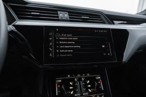 Черный Ауди E-Tron 2022 в Рига, объемом двигателя 0.00 л и пробегом 86 тыс. км за 35950 €, фото 34 на AUTOMOTO.COM.LV