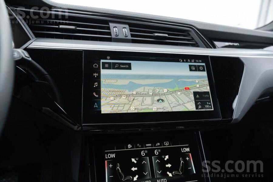 Black Audi E-Tron 2022 in Riga, with an engine capacity of 0.00 L and mileage of 86 thousand km for 35950 €, photo 45 on AUTOMOTO.COM.LV