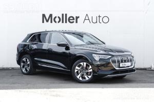 Black Audi E-Tron 2022 in Riga, with an engine capacity of 0.00 L and mileage of 86 thousand km for 35950 €, photo 3 on AUTOMOTO.COM.LV