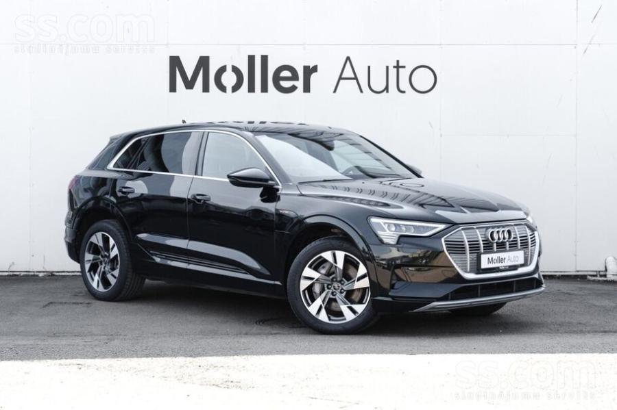 Black Audi E-Tron 2022 in Riga, with an engine capacity of 0.00 L and mileage of 86 thousand km for 35950 €, photo 3 on AUTOMOTO.COM.LV