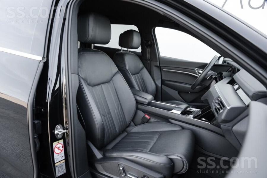 Black Audi E-Tron 2022 in Riga, with an engine capacity of 0.00 L and mileage of 86 thousand km for 35950 €, photo 8 on AUTOMOTO.COM.LV
