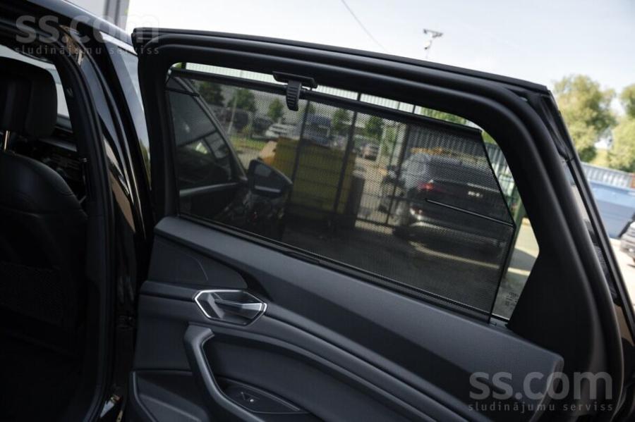 Black Audi E-Tron 2022 in Riga, with an engine capacity of 0.00 L and mileage of 86 thousand km for 35950 €, photo 12 on AUTOMOTO.COM.LV