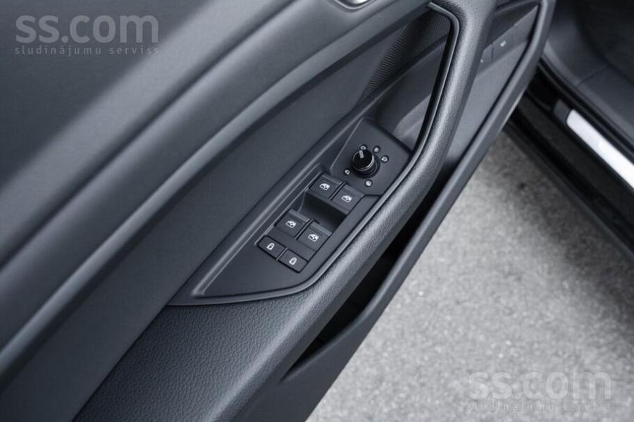 Black Audi E-Tron 2022 in Riga, with an engine capacity of 0.00 L and mileage of 86 thousand km for 35950 €, photo 13 on AUTOMOTO.COM.LV