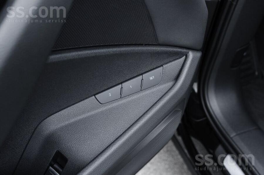 Black Audi E-Tron 2022 in Riga, with an engine capacity of 0.00 L and mileage of 86 thousand km for 35950 €, photo 14 on AUTOMOTO.COM.LV