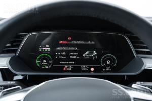 Black Audi E-Tron 2022 in Riga, with an engine capacity of 0.00 L and mileage of 86 thousand km for 35950 €, photo 19 on AUTOMOTO.COM.LV