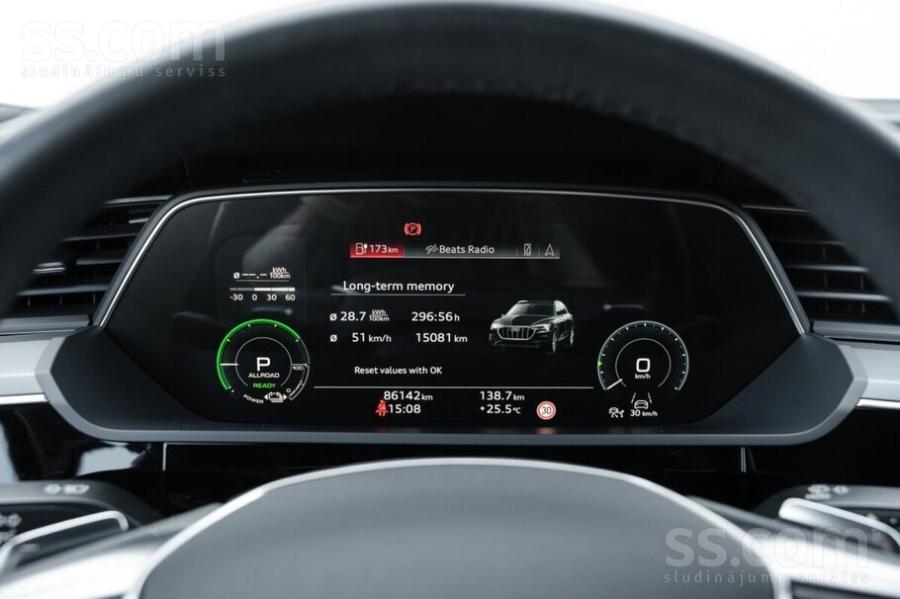 Black Audi E-Tron 2022 in Riga, with an engine capacity of 0.00 L and mileage of 86 thousand km for 35950 €, photo 19 on AUTOMOTO.COM.LV