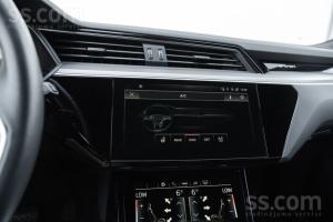 Black Audi E-Tron 2022 in Riga, with an engine capacity of 0.00 L and mileage of 86 thousand km for 35950 €, photo 25 on AUTOMOTO.COM.LV