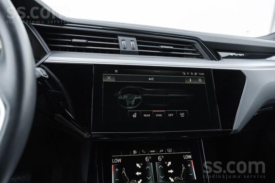 Black Audi E-Tron 2022 in Riga, with an engine capacity of 0.00 L and mileage of 86 thousand km for 35950 €, photo 25 on AUTOMOTO.COM.LV