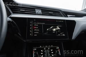 Black Audi E-Tron 2022 in Riga, with an engine capacity of 0.00 L and mileage of 86 thousand km for 35950 €, photo 32 on AUTOMOTO.COM.LV