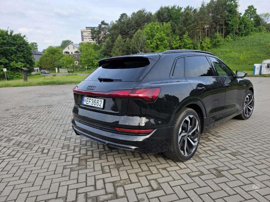 Melns Audi E-Tron 2022 Viļņa, ar dzinēja tilpumu 0.00 L un nobraukumu 163 tūkst. km par 29544 €, foto 7 vietnē AUTOMOTO.COM.LV