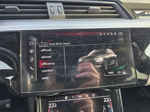 Melns Audi E-Tron 2022 Viļņa, ar dzinēja tilpumu 0.00 L un nobraukumu 163 tūkst. km par 29544 €, foto 27 vietnē AUTOMOTO.COM.LV